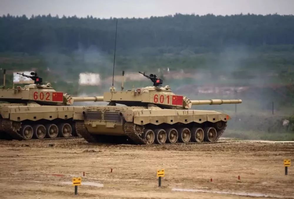 中国96B坦克被喷成了红色迷彩？比赛中这种涂装能有什么用？|坦克|涂装|比赛_新浪新闻