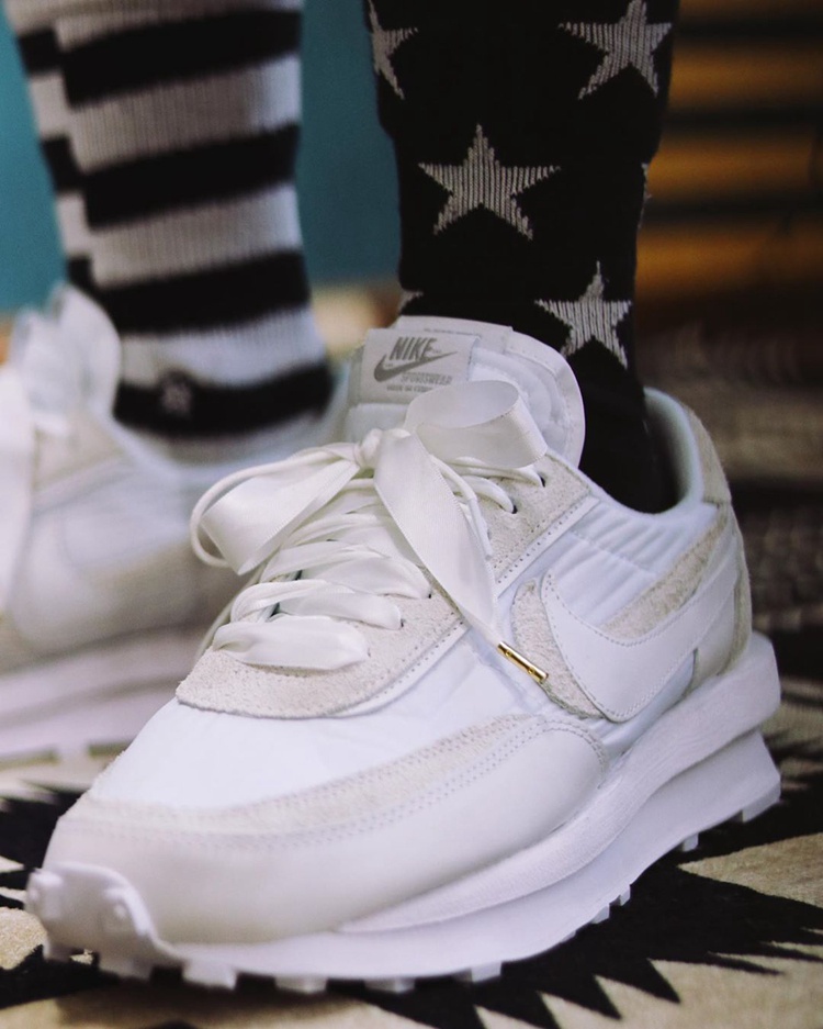 最新上脚图来了！纯色 Sacai x Nike LDV Waffle 还能这样穿！|鞋面|皮革|牛巴革_新浪新闻