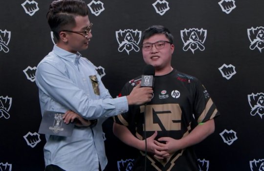 LOLS8：RNG完美运营平推C9！玩家趣评不断：200斤的uzi又来了！_八卦趣闻_新浪游戏_新浪网