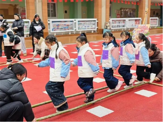 亳州高新区师生庆元旦共绘新年画卷_手机新浪网