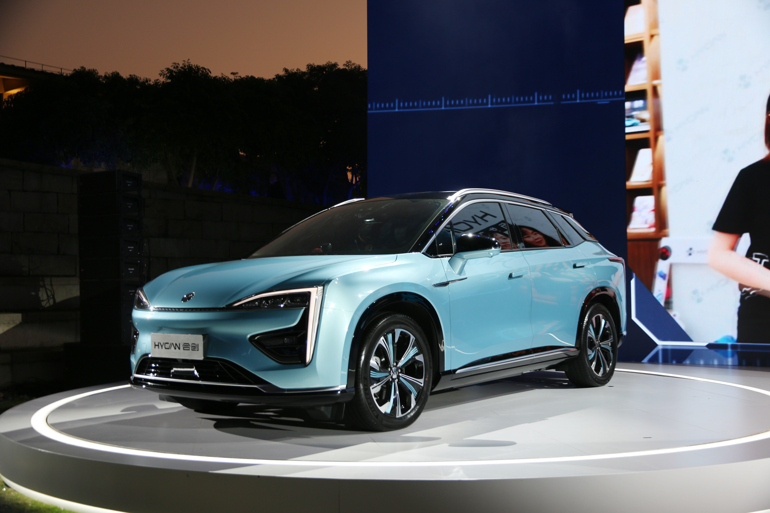 HYCAN 007正式亮相 预售价格26-40万元-新浪汽车
