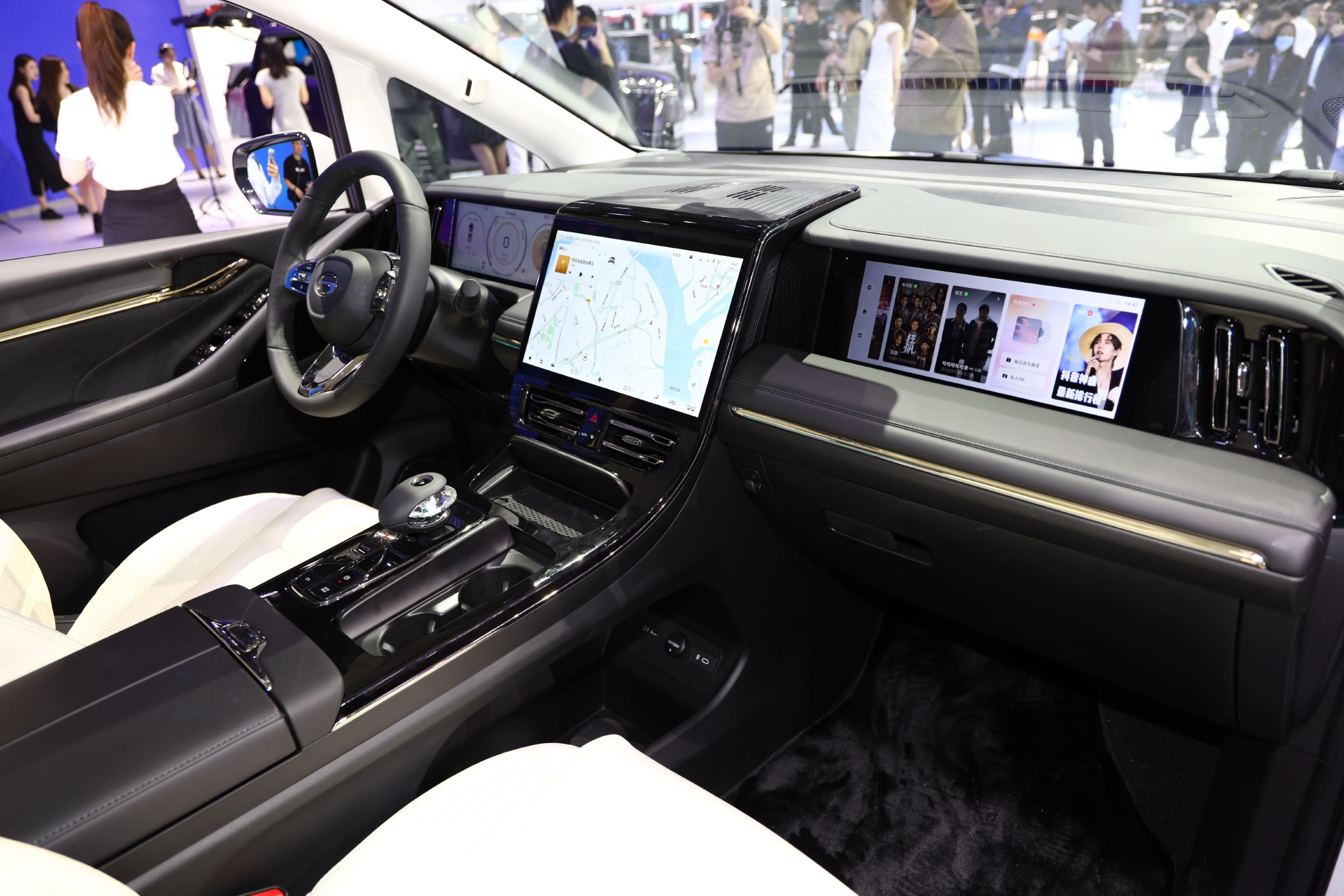 2023上海车展：静态体验传祺E9插电混动MPV-手机新浪汽车