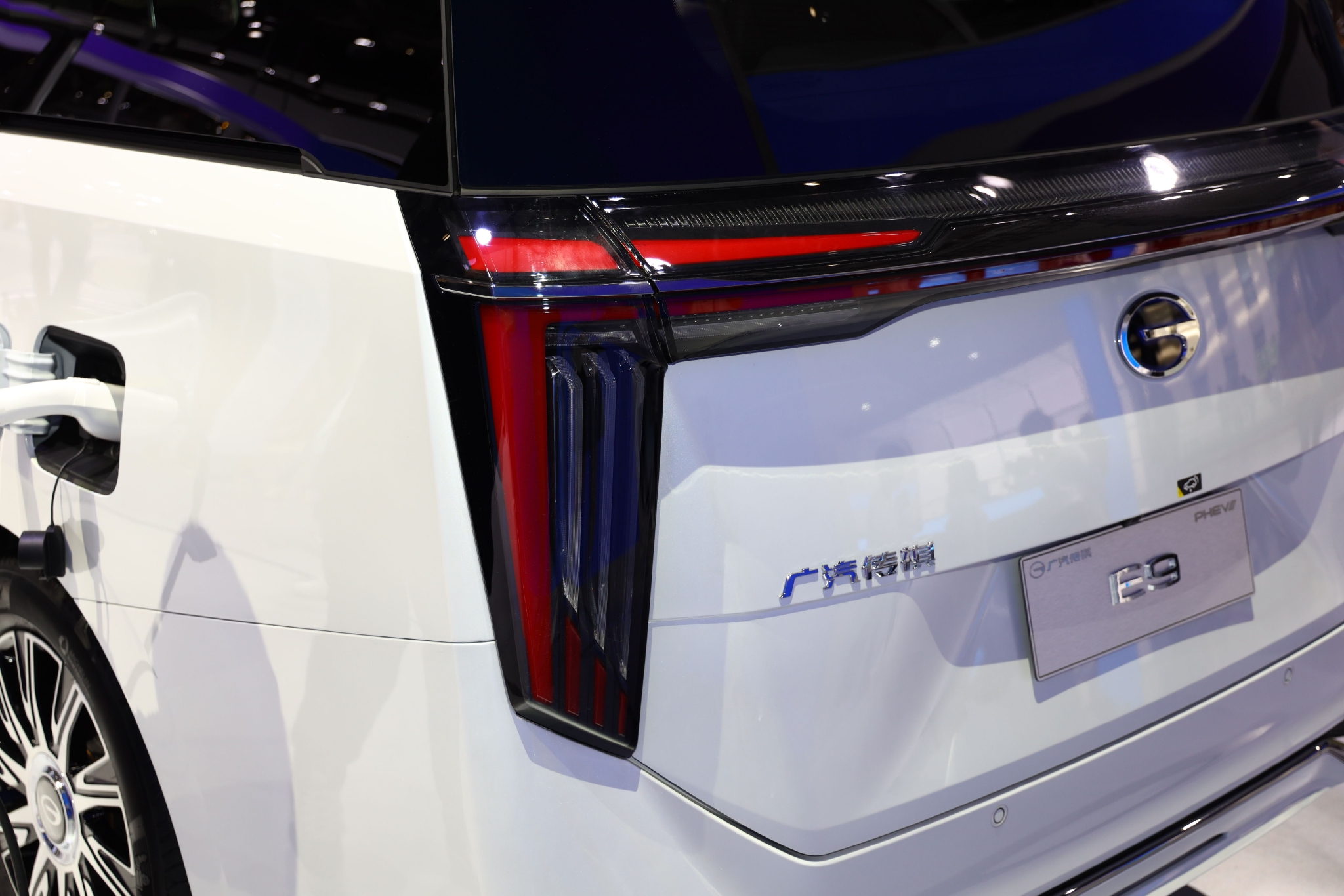 2023上海车展：静态体验传祺E9插电混动MPV-手机新浪汽车