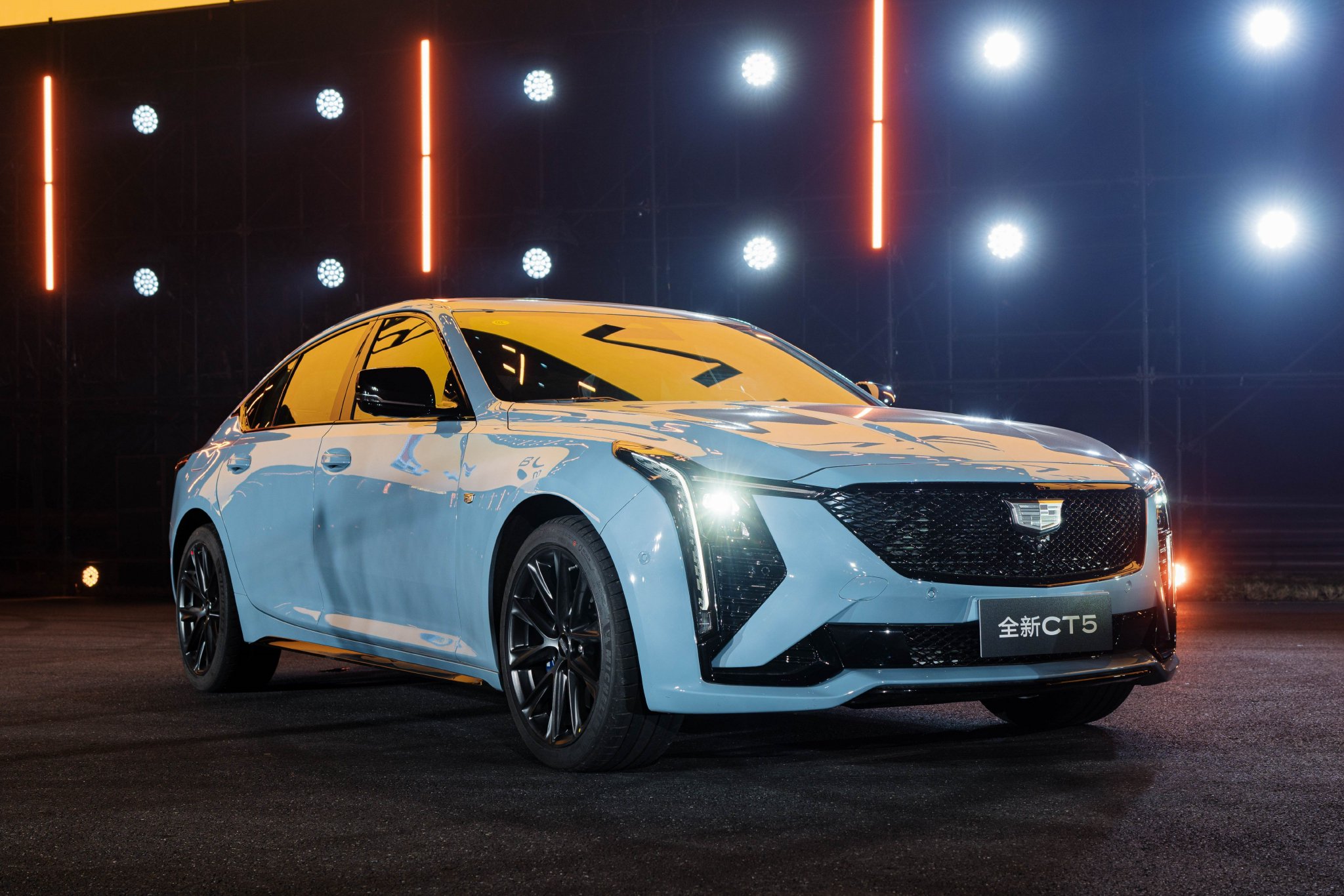 凯迪拉克全新CT5限时一口价21.59万起-新浪汽车