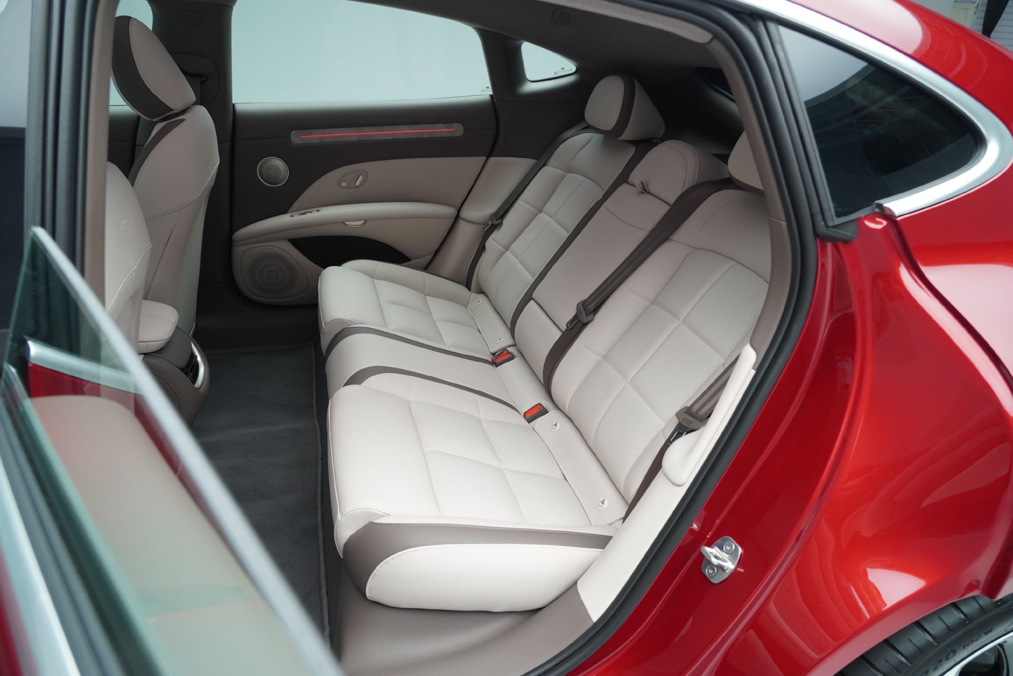 全新智己L6开启预售 预售21.99-28.99万元-新浪汽车