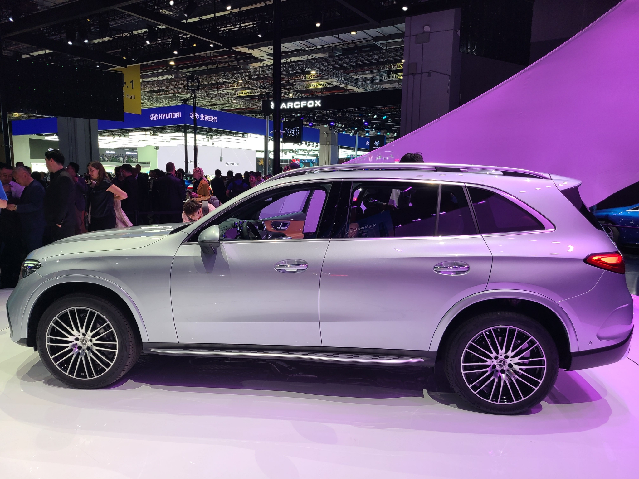 2023上海车展：奔驰全新GLC L上市 售42.78万起-新浪汽车