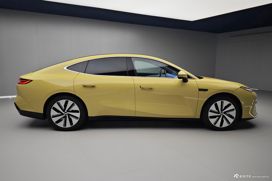 吉利银河E8正式上市 售价17.58-22.88万元-手机新浪汽车