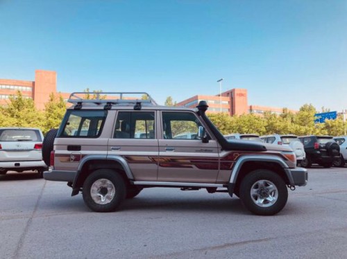 2019款丰田LC76柴油V8 配置参数落地销售-新浪汽车