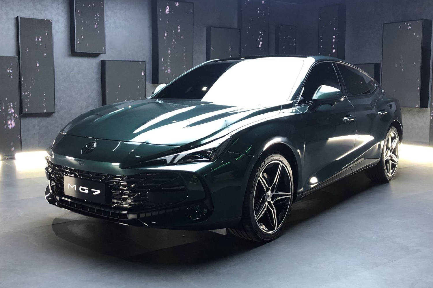 2022成都车展探馆：名爵携MG7等车型亮相-手机新浪汽车