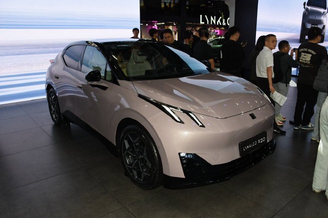 限时领享价13.59-15.09万元 领克Z20正式上市-新浪汽车