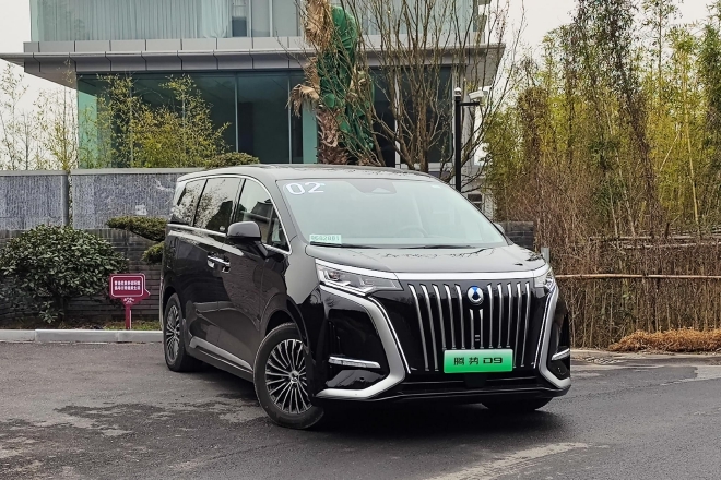 知道双枪快充还不够 腾势D9 EV试驾体验-手机新浪汽车