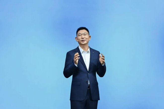 售价35.98-44.98万 问界M8纯电版正式上市-新浪汽车