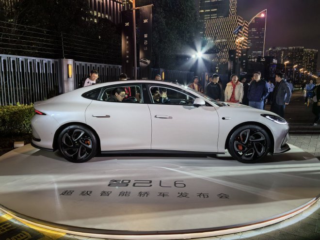 预售23-33万元 智己L6正式亮相-手机新浪汽车