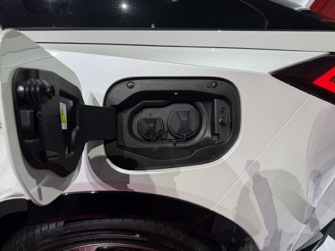 2025上海车展：丰田bZ5预售13-16万 6月正式上市-手机新浪汽车