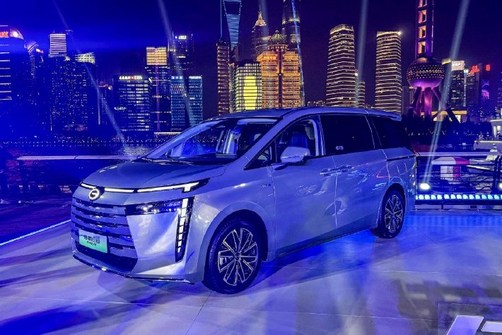 传祺新能源E8正式开启交付 MPV车型矩阵全面落地-新浪汽车