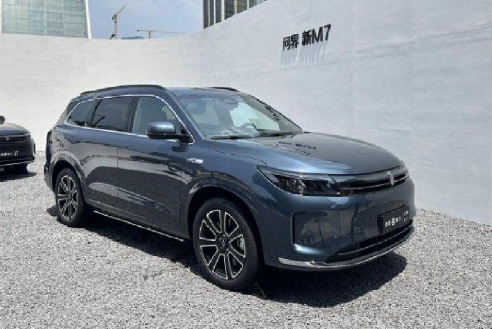 售价24.98万元起 问界新M7 Pro正式上市-新浪汽车