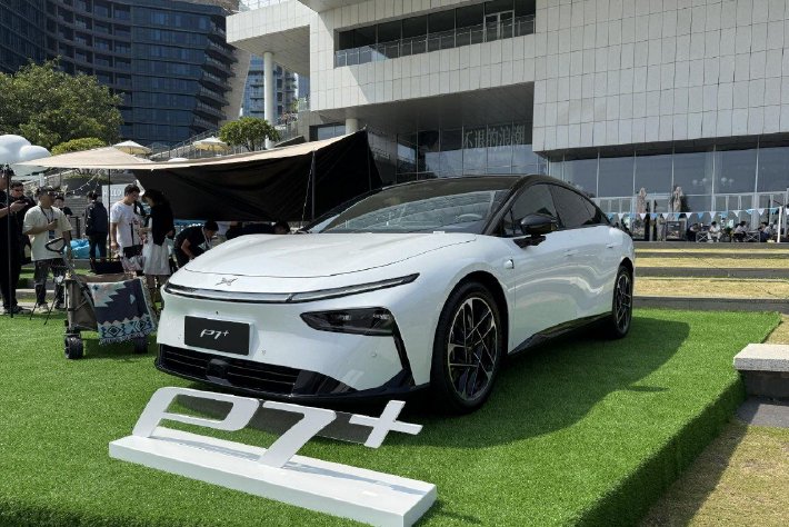 主打大空间 小鹏汽车全新车型P7+正式亮相-新浪汽车