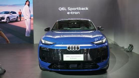 2024广州车展：奥迪Q6L e-tron与Q6L Sportback e-tron亮相-手机新浪汽车