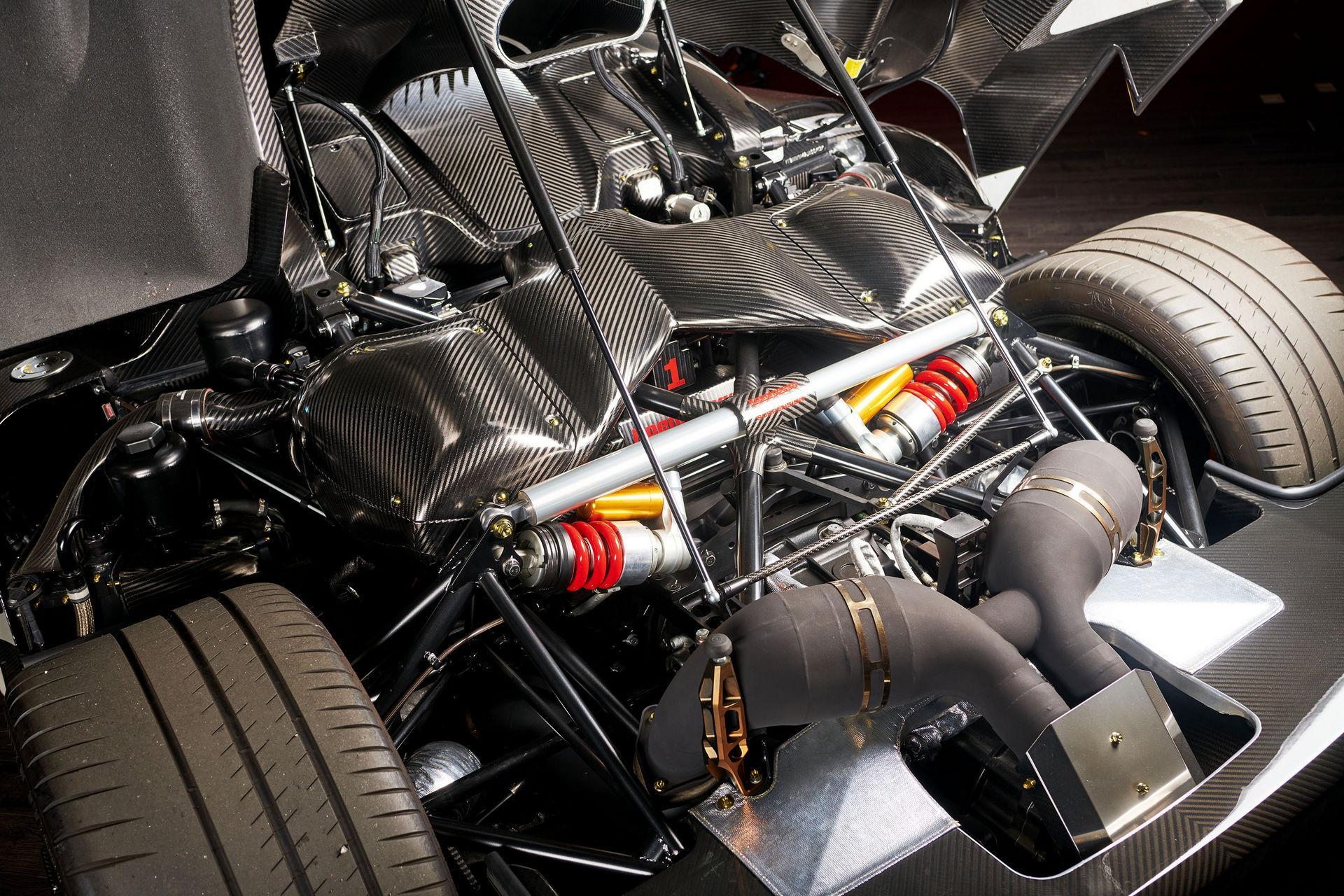 柯尼塞格Agera RS Draken，整车采用全碳纤维，帅就完了！-手机新浪汽车