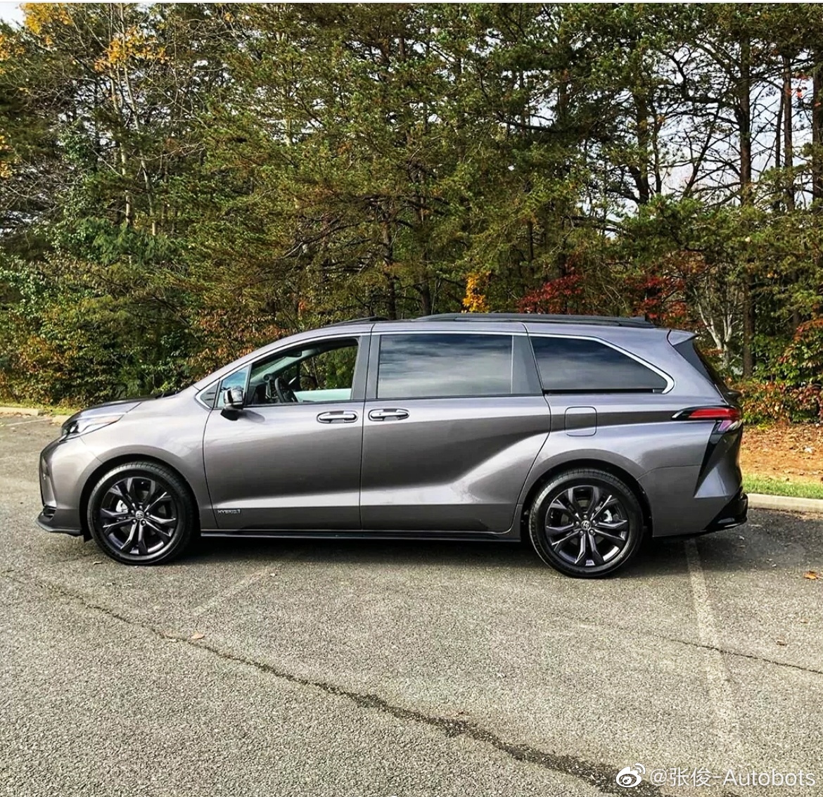 21款丰田塞纳 TNGN架构 奶爸也变得越来越运动了-新浪汽车