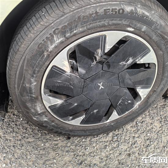 小鹏P7+车辆NGP行驶导致事故 要求处理 -新浪汽车