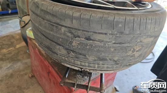 长安启源A07后轮胎吃胎偏磨严重-新浪汽车