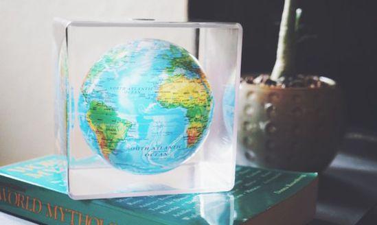 太阳能驱动的创意地球仪_当代艺术_新浪收藏_新浪网