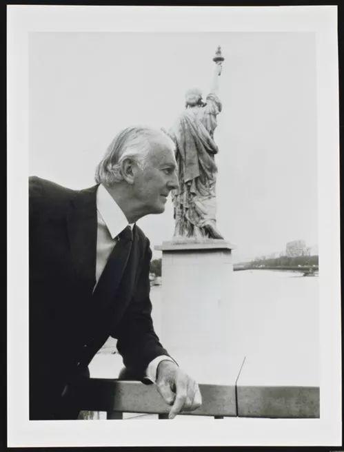 传奇时装设计师纪梵希去世 留下多少绝美艺术收藏|纪梵希|收藏|赫本_新浪收藏_新浪网