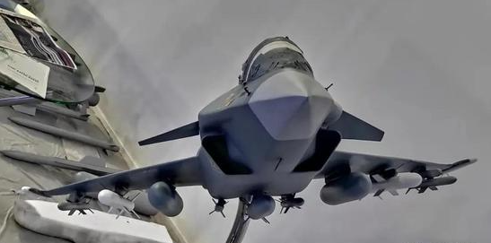 印国产四代半舰载机有多强 其实只是大号LCA_手机新浪网