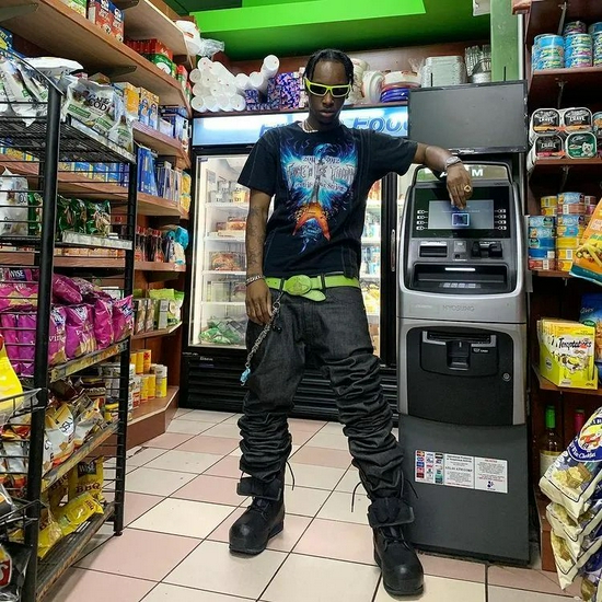 Travis 的迷惑 “神裤” 你看懂了吗？|Travis Scott|牛仔裤|时尚_新浪时尚_新浪网