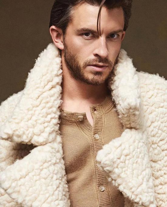 Jonathan Bailey登上杂志首封 喜欢他！|Jonathan Bailey|演员|杂志_新浪时尚_新浪网