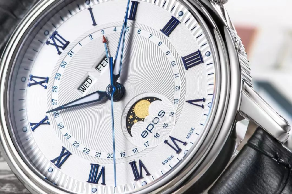 Wearing the moon phase on the Mid-Autumn Festival, admiring the bright ...