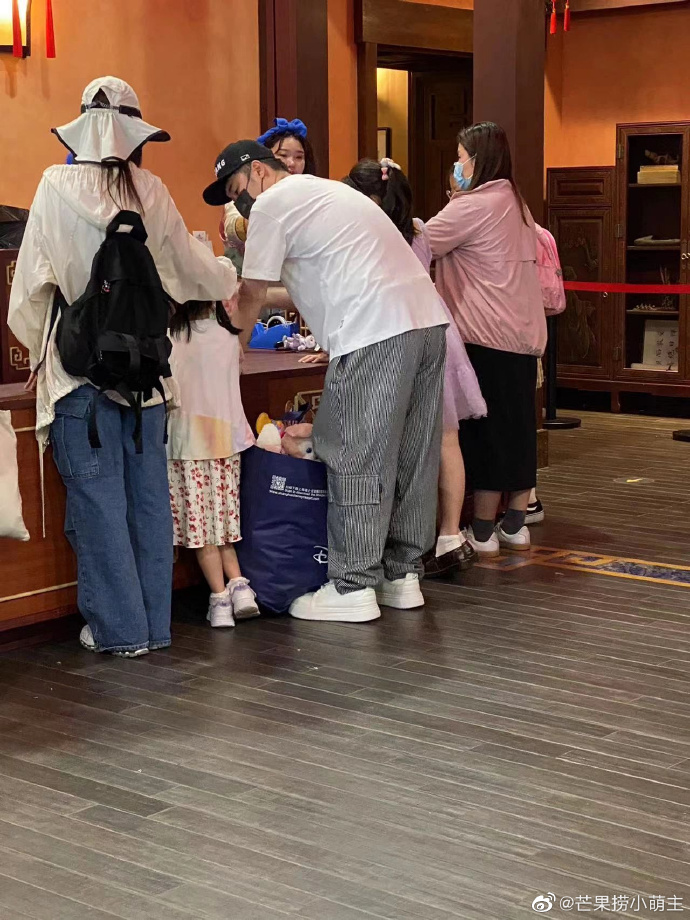 OpenAI前全球商业化负责人：2030年AGI时代将会.【萌白酱】一口幼桃(萌白酱)天使内衣情趣套-35P.1V - 655M..