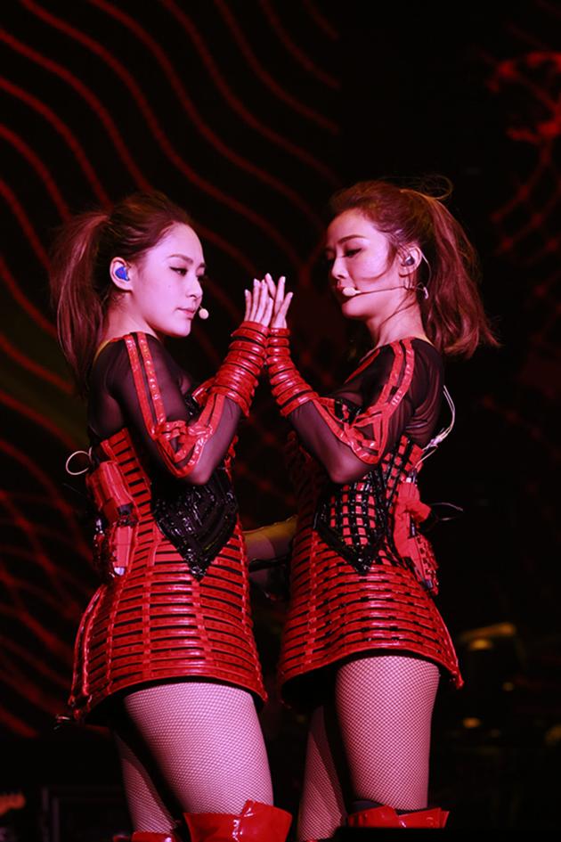 Twins佛山演唱会感慨落泪 24日上海站接力_手机新浪网