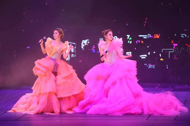 Twins巡演26日澳门收官 与歌迷近距离接触|Twins|演唱会|澳门|Twins_手机新浪网