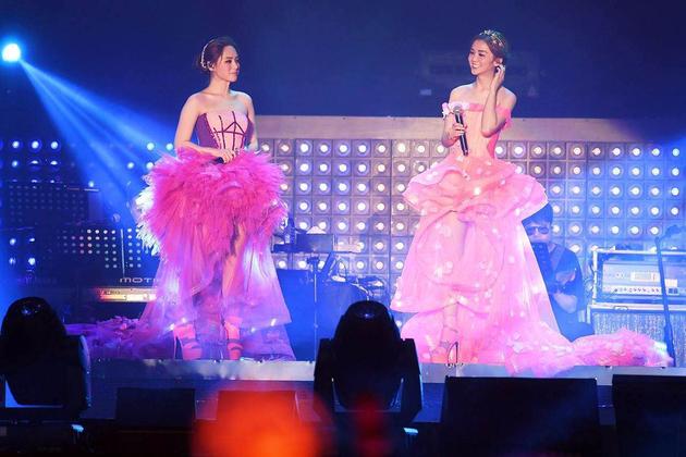 Twins巡演26日澳门收官 与歌迷近距离接触|Twins|演唱会|澳门|Twins_手机新浪网