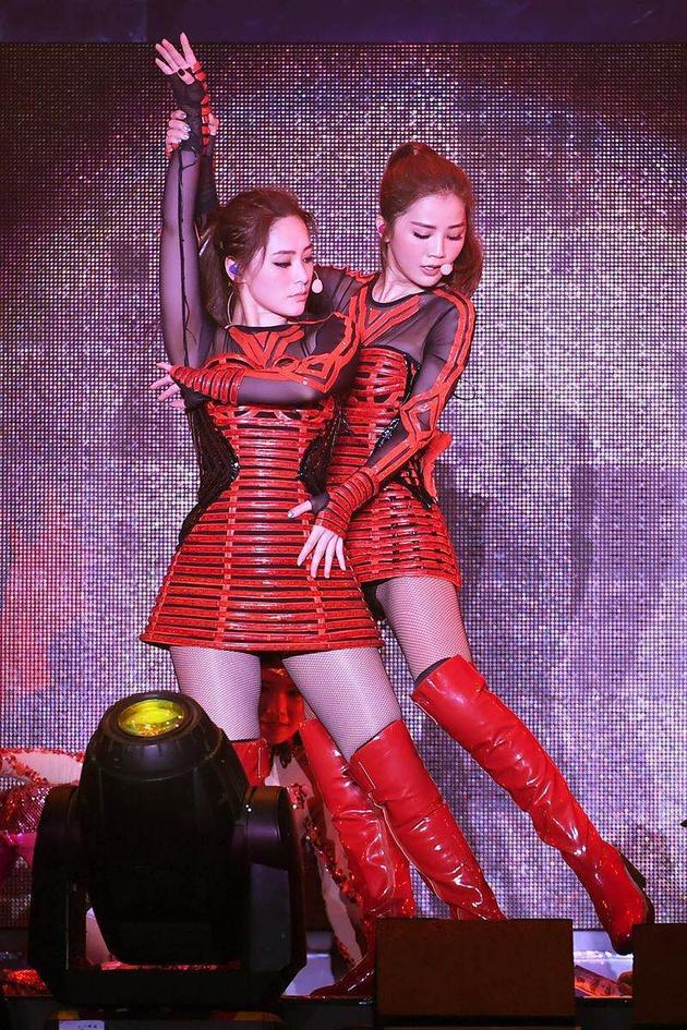 Twins巡演26日澳门收官 与歌迷近距离接触|Twins|演唱会|澳门|Twins_手机新浪网