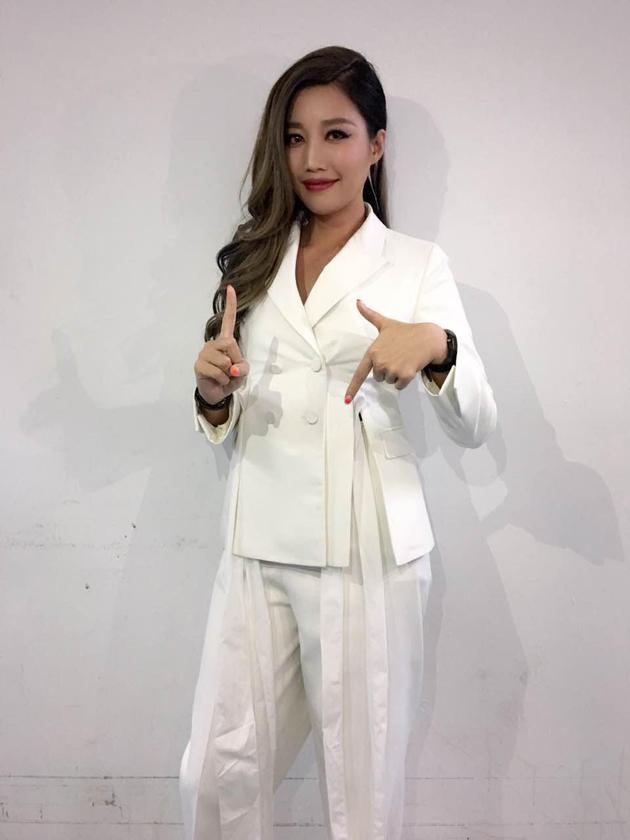 索尼艺人A-Lin戴爱林王若琳齐跨年开唱_手机新浪网