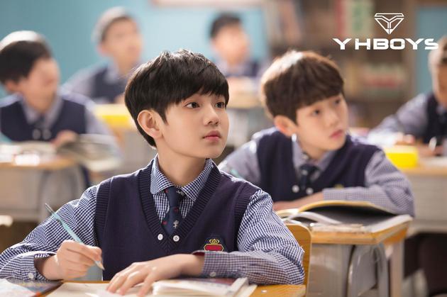 YHBOYS组合翻唱《流星雨》 Q萌演绎致敬经典_手机新浪网