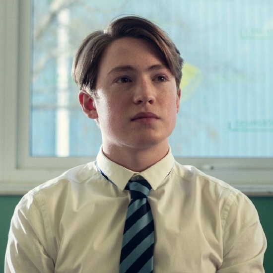 Kit Connor宣布被迫出柜 承认自己是双性恋_手机新浪网