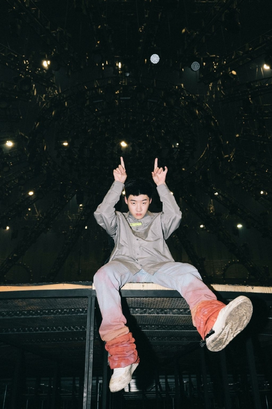 Capper否认送方圆项链：不是我送的 没营销|capper|方圆|项链_新浪娱乐_新浪网