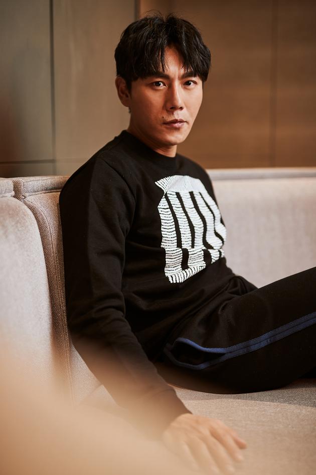 秦昊苦等12年演《妖猫》 和张雨绮见面不久拍床戏_手机新浪网