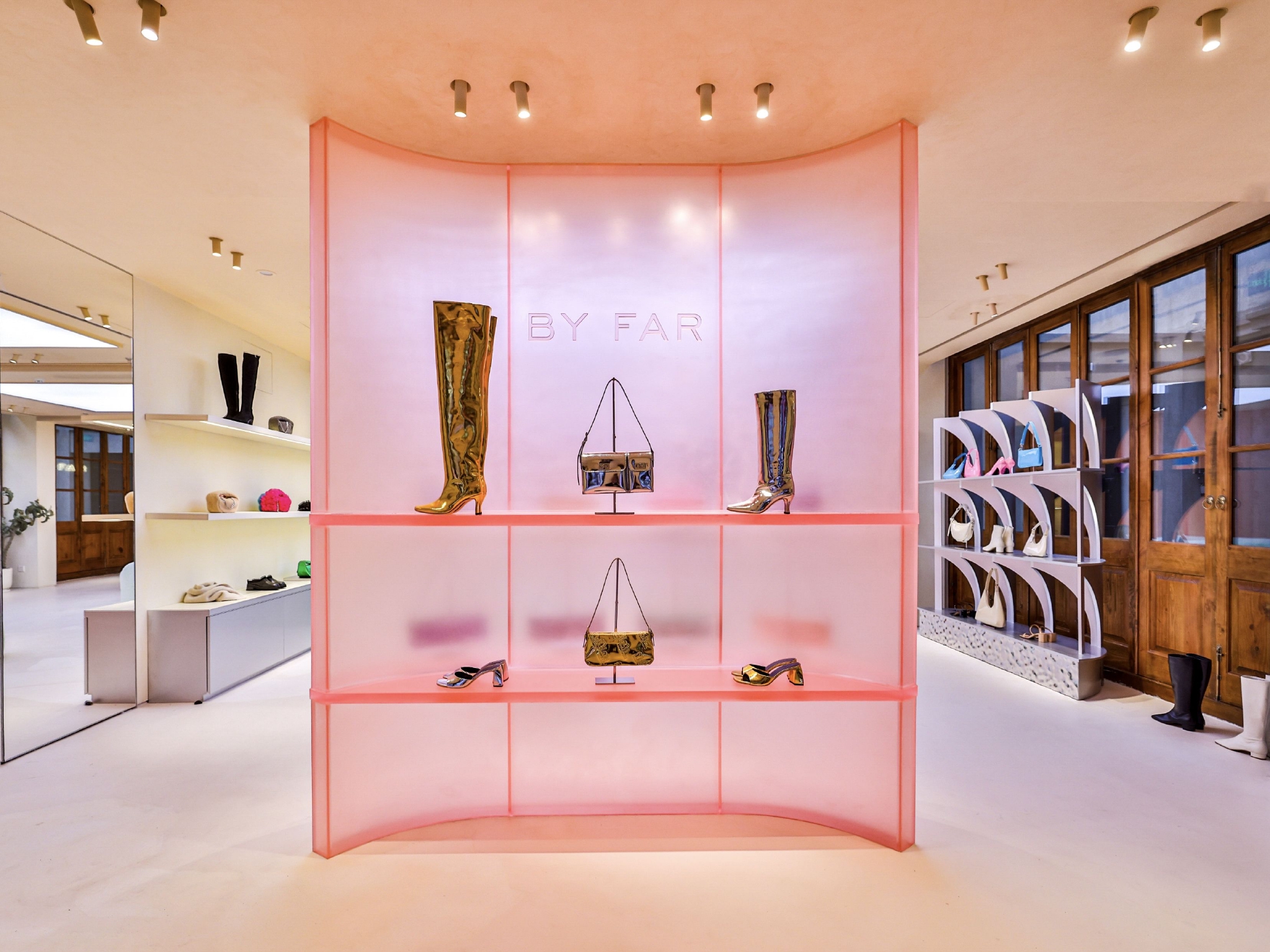 BY FAR亚洲首家旗舰店于上海张园隆重揭幕_新浪时尚_新浪网