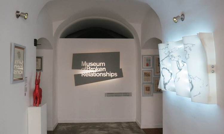 这间失恋博物馆 展出各地破碎爱情的纪念品|失恋博物馆|纪念品|展览_新浪时尚_新浪网