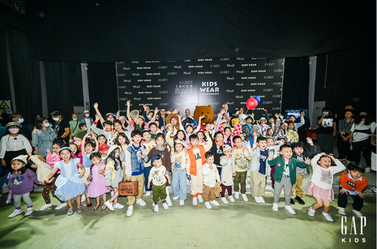 Gap发布2022年秋冬童装新品 携手小模特们精彩演绎KIDS WEAR上海时装周_新浪时尚_新浪网