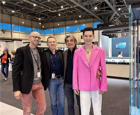 紫晨(Wallis Hong)华人之光-珠宝艺术家用东方文化闪耀欧洲|紫晨|艺术家|欧洲_手机新浪网