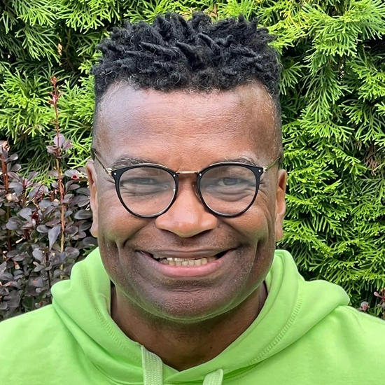 珍贵藏品公开！由资深设计师带你回顾 Nike 球鞋的电影故事_手机新浪网