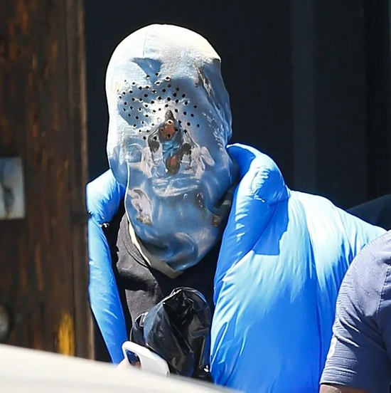 Ye面具带火的“balaclava”头套，会成为今年御寒时尚新偏方吗？_新浪时尚_新浪网