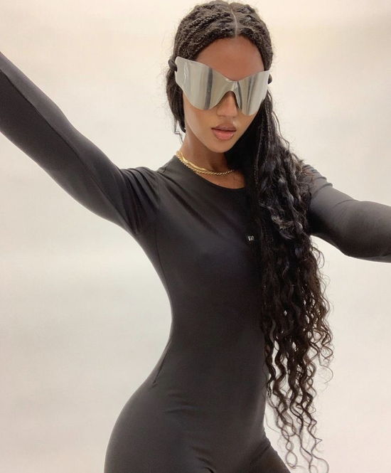 Ye与24岁女友的新恋情！继银卡戴珊与铜卡戴珊之后，这次是锡卡戴珊？|卡戴珊|Kanye|新恋情_新浪时尚_新浪网