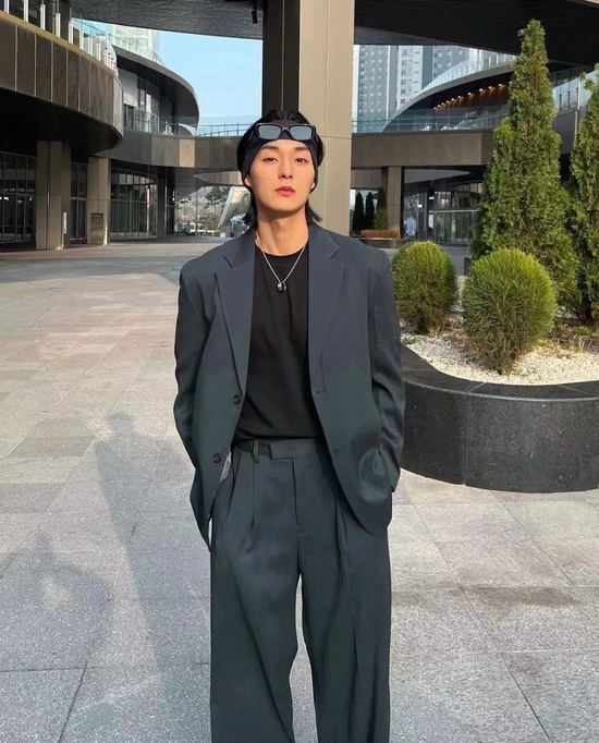 韩国男博主真的太会穿了 夏季穿搭高级感你也能轻松get|高级感|穿搭|夏天_新浪时尚_新浪网